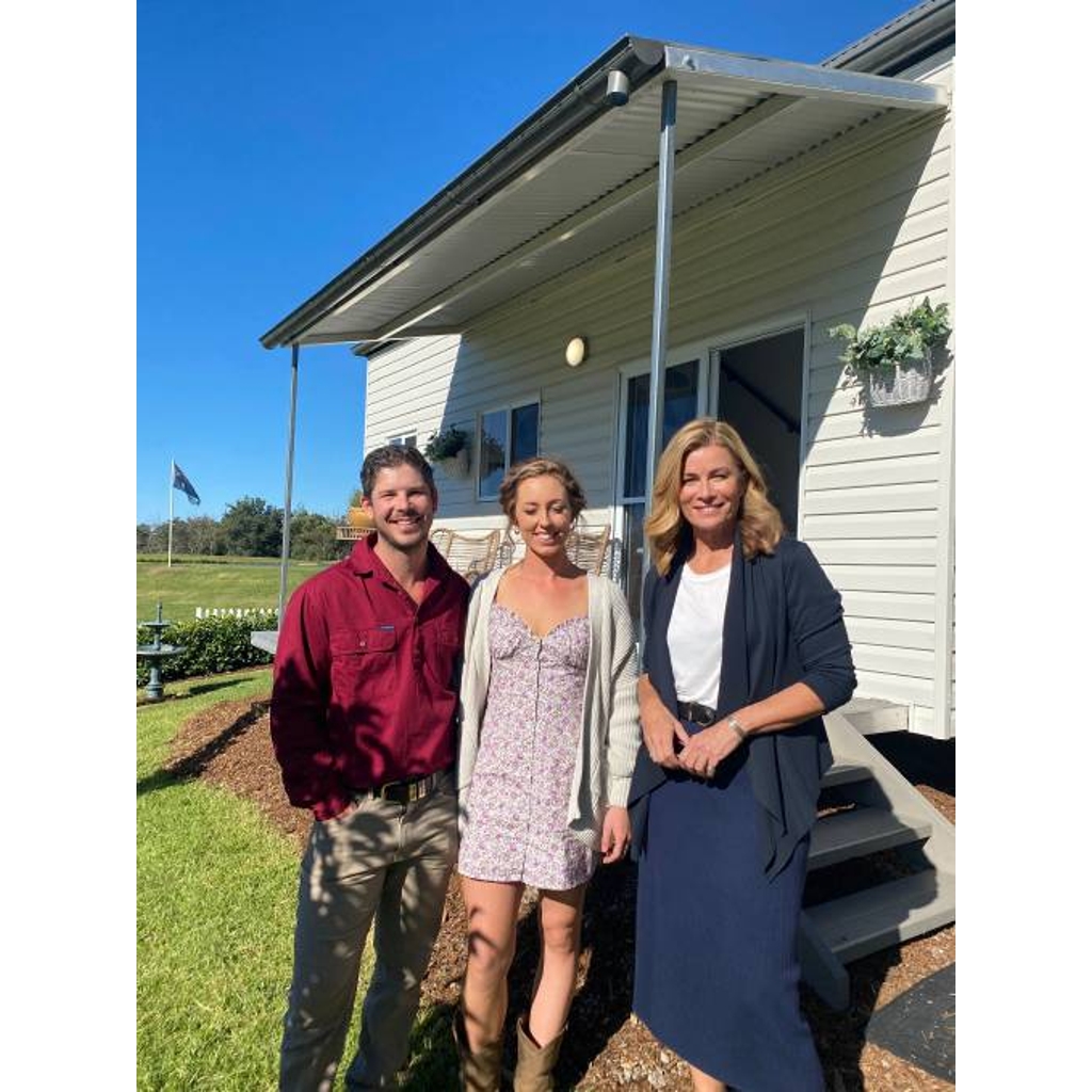 TV host Deborah Hutton visits Jamberoo to learn about the benefits of ...
