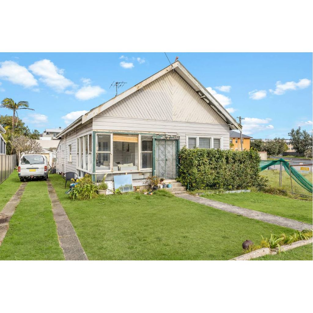 Ponga splashes $2.4m on Merewether home