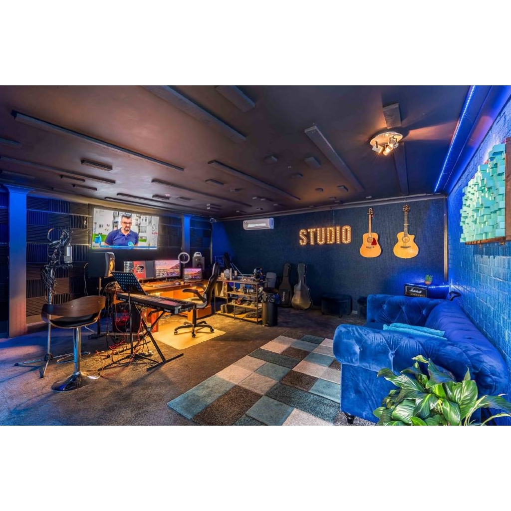 Mount Vincent Graceland mansion has its own recording studio