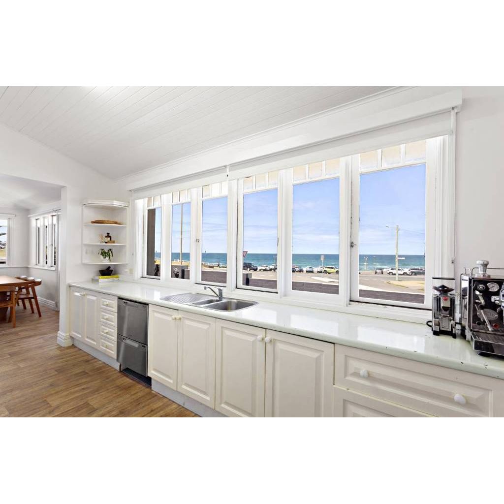 Newcastle family pays record $7.05m for Bar Beach home to knock it down