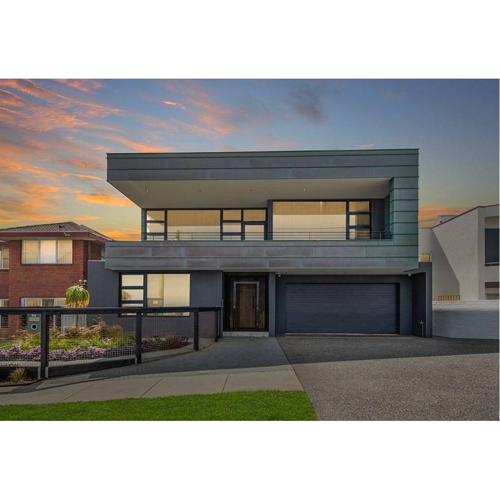 Newcastle family pays record $7.05m for Bar Beach home to knock it down