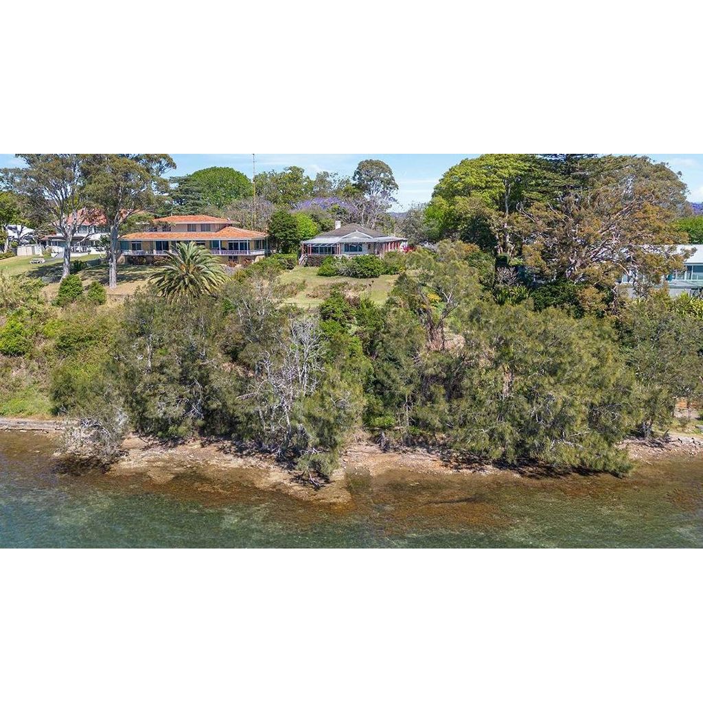 Double waterfront block at Toronto fetches huge auction result