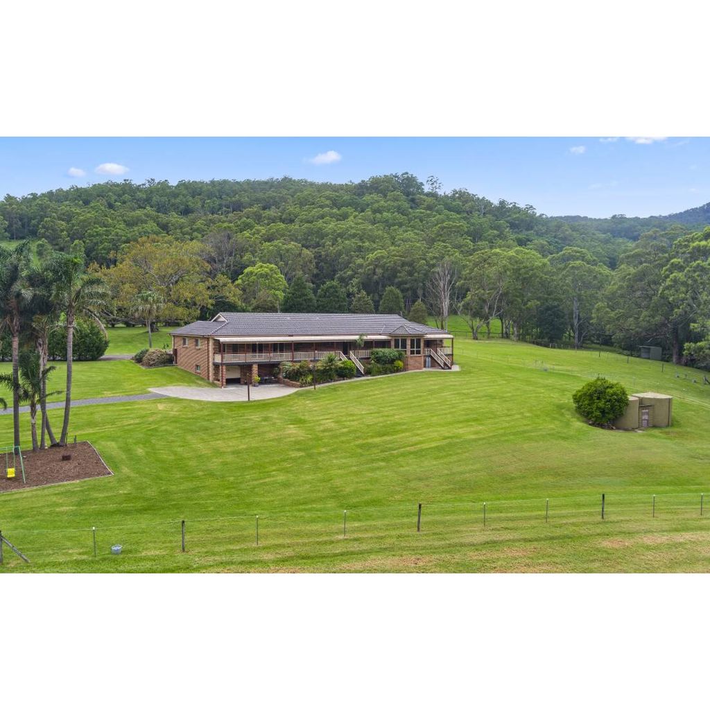 'Desirable' Calderwood property could be ultimate tree-change: video ...