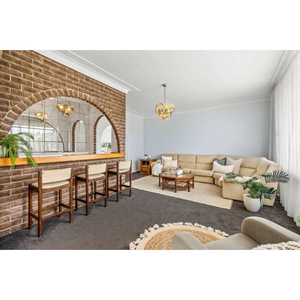 'It was very emotional': retro Hamilton home sold after 41 years of ...