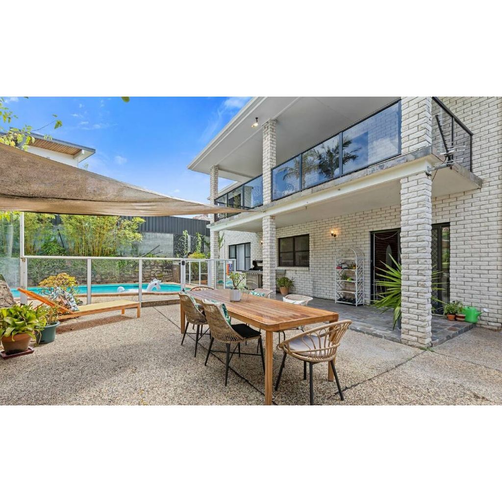 'It was very emotional': retro Hamilton home sold after 41 years of ...