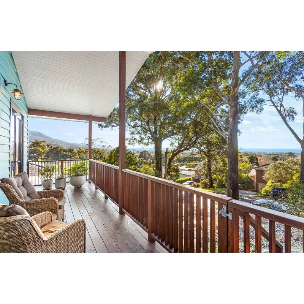 Flurry of $1000 bids as 'high level' Mount Ousley home changes hands