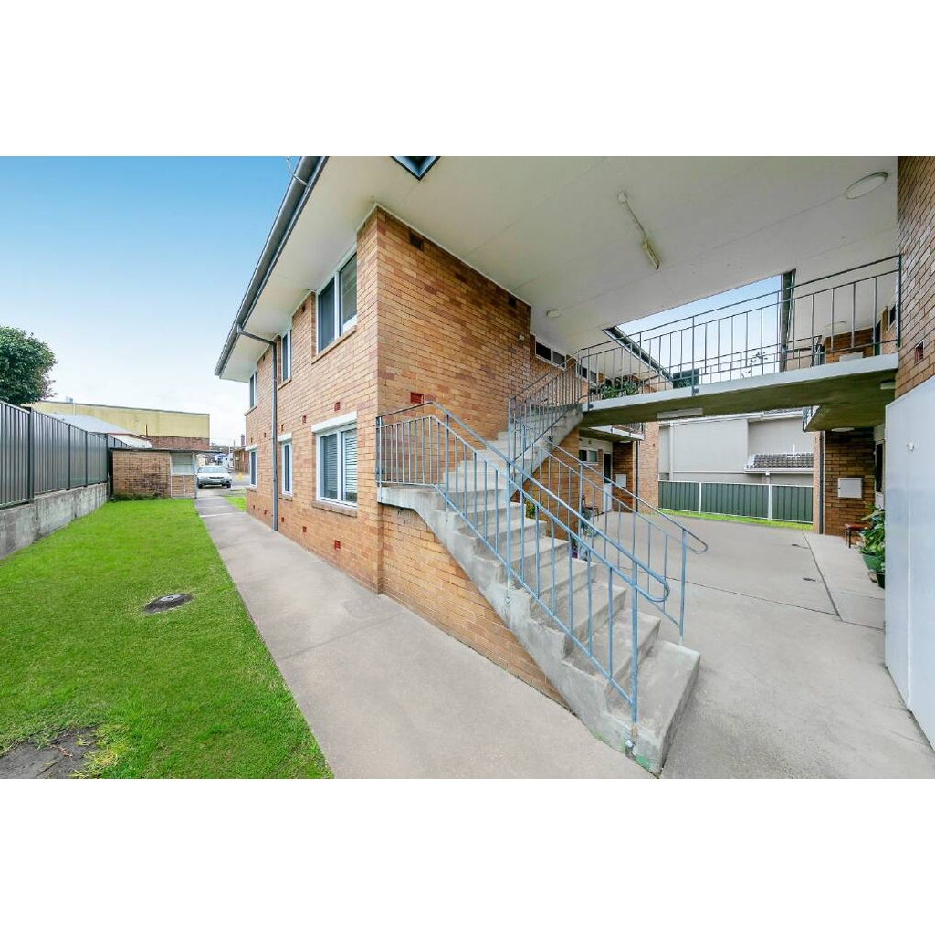 Unit block fetches $3.2 million at auction in New Lambton