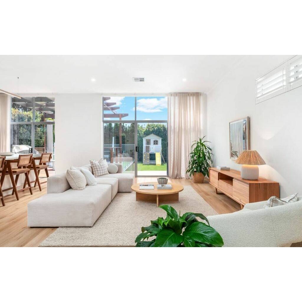 Renovation adds almost $1m value to artist Mitch Revs' Hamilton South home