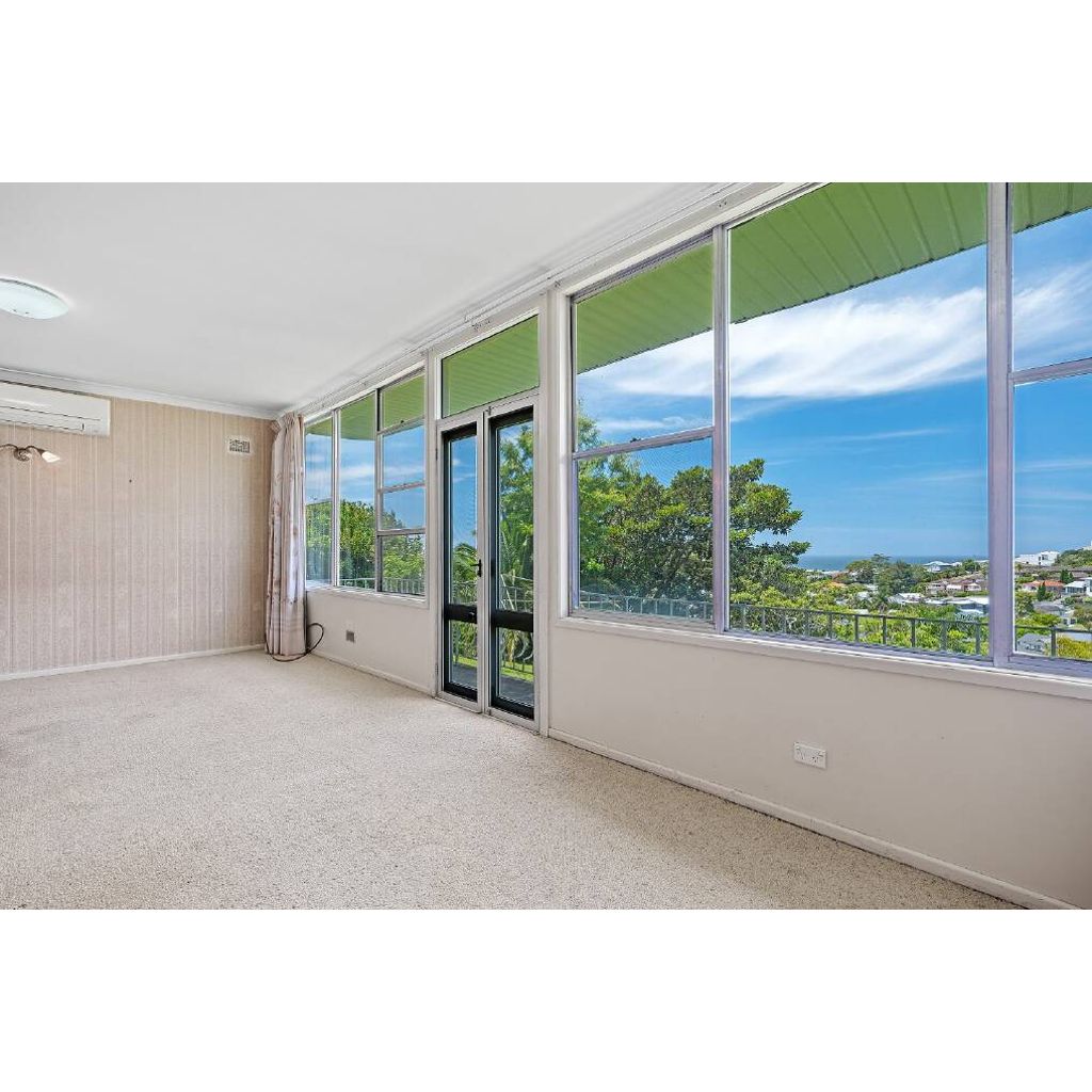 Retro relic with panoramic Merewether views listed for the first time ...