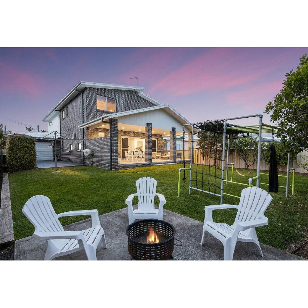 'Good value': sale sets new suburb price record for Barrack Heights