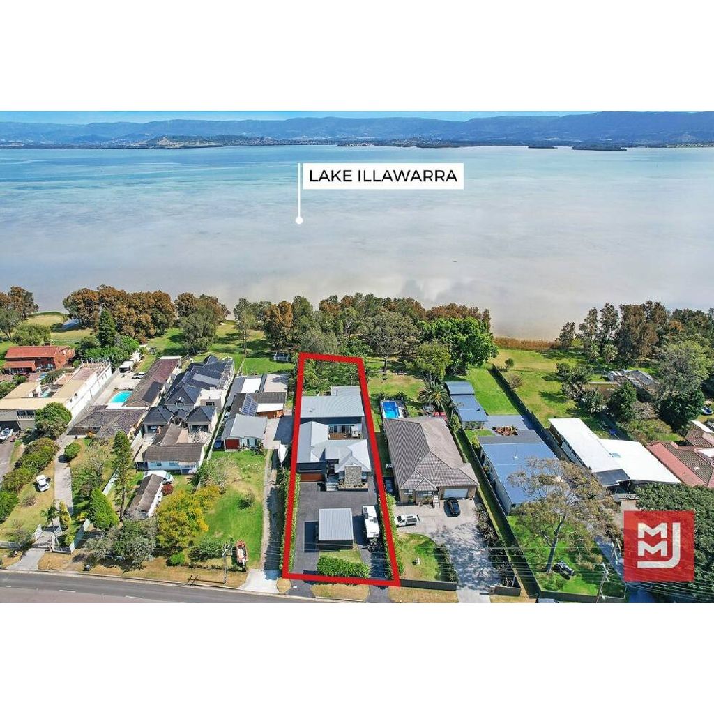 Luxury waterfront home smashes suburb price record for Primbee
