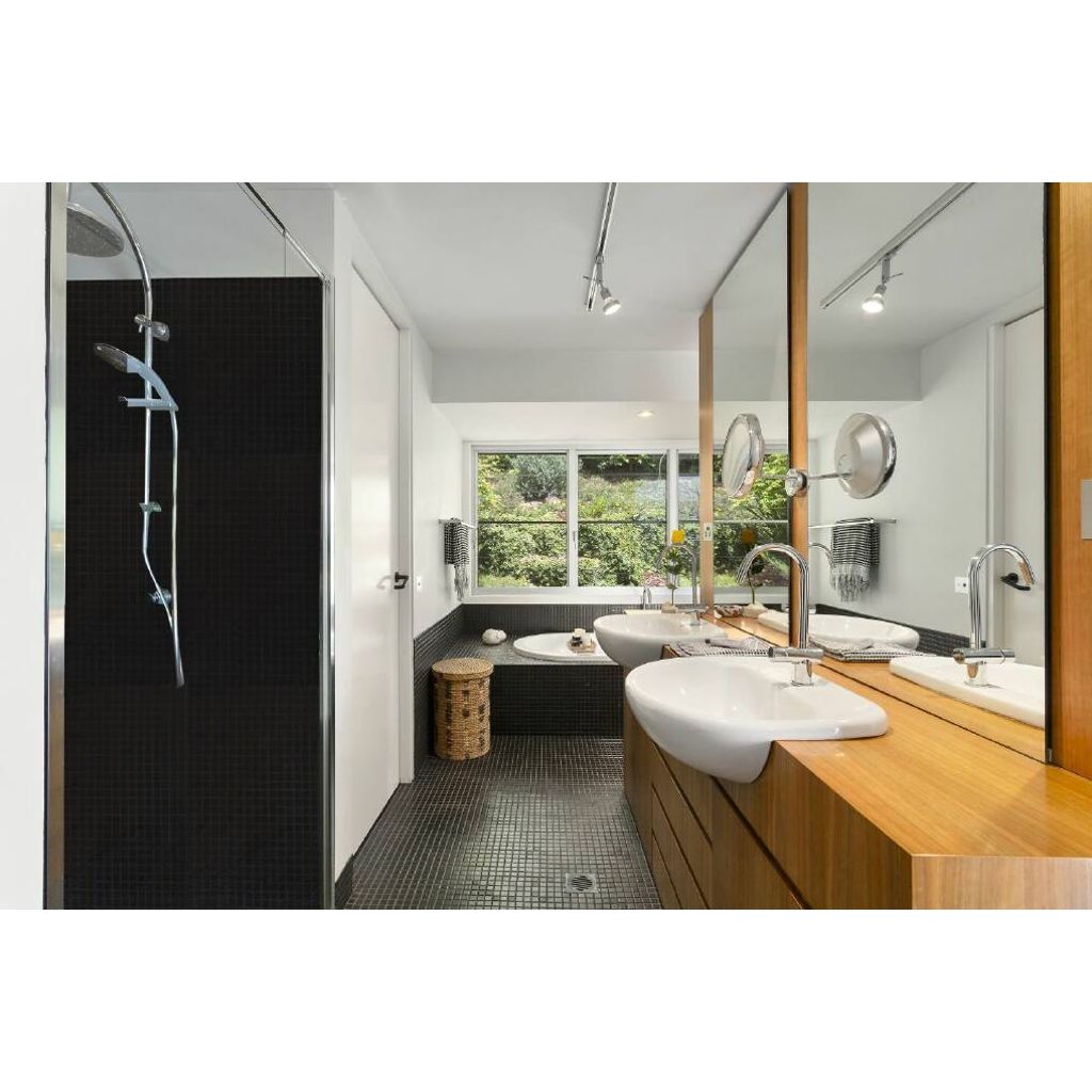 Kevin Snell-designed Merewether house fetches more than $4 million