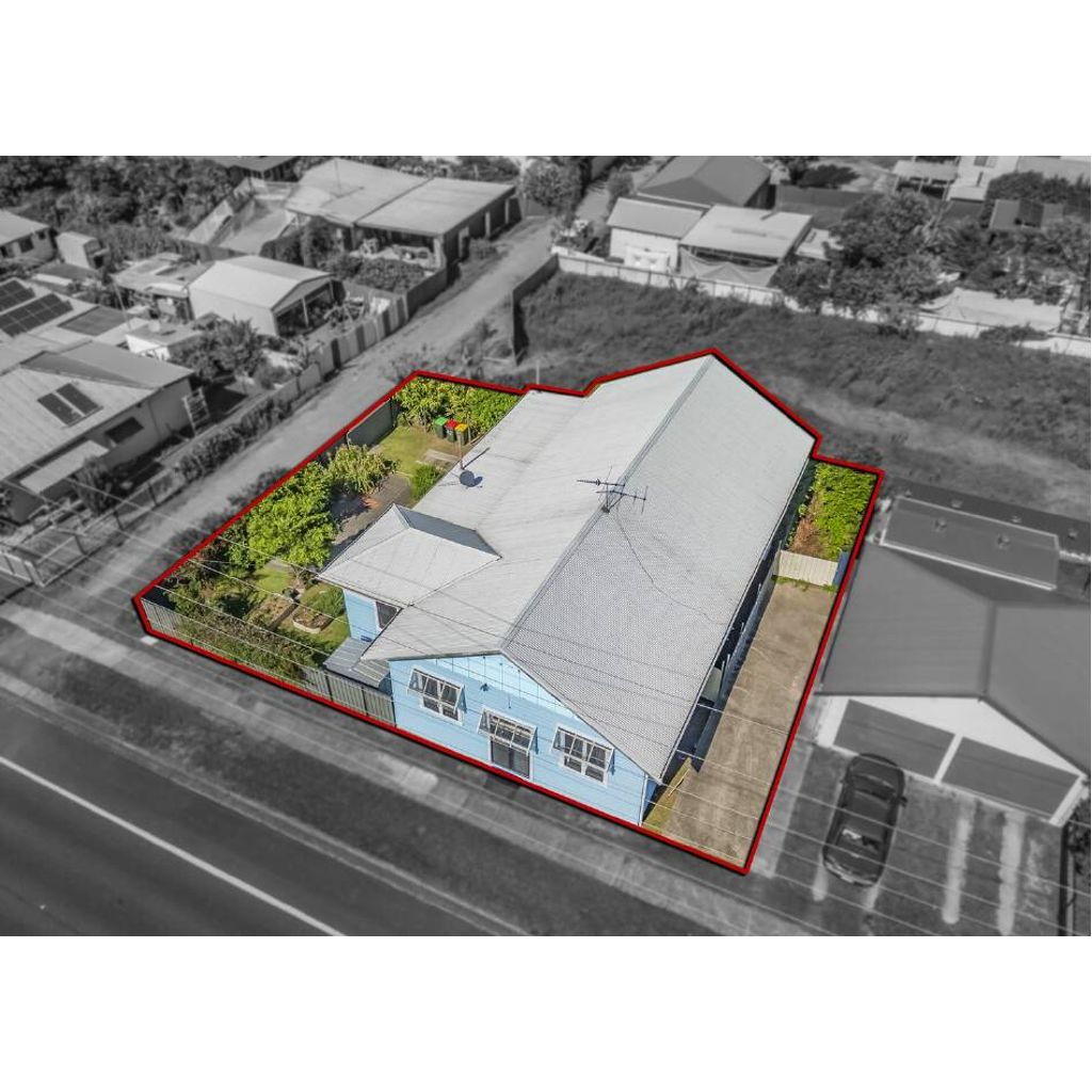 Kurri Kurri's 'Rainbow Hall' with lorikeet mural hits the market