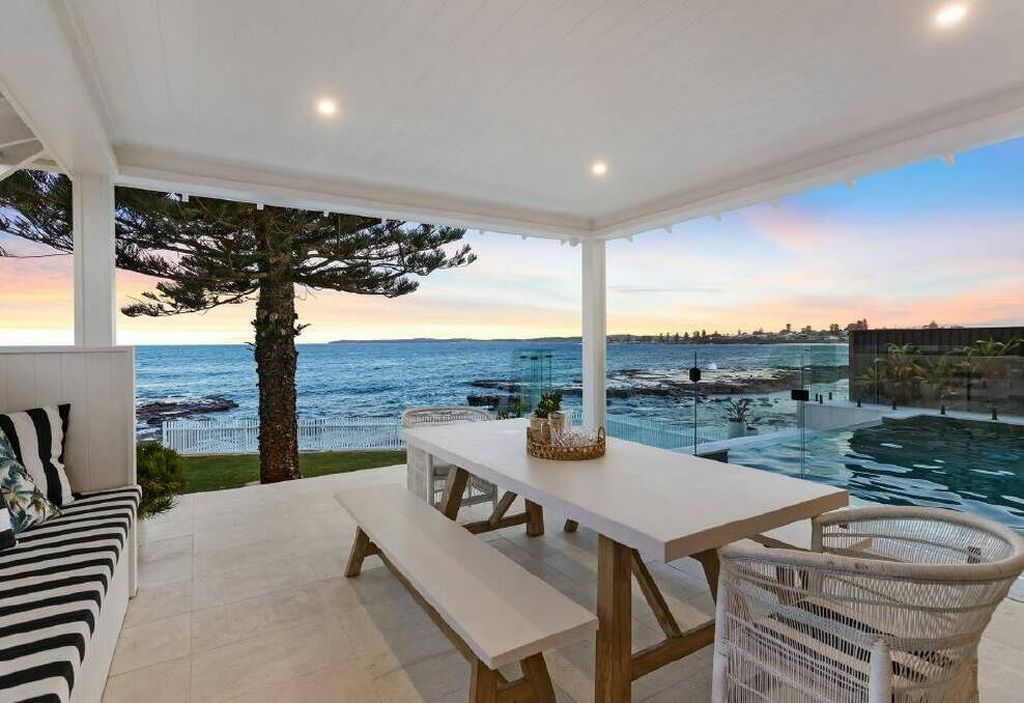 After 18 months, Dragons legend Trent Barrett sells Barrack Point home