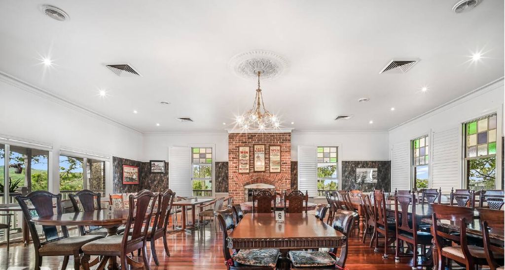 Historic former Courthouse with residence and restaurant listed in Minmi