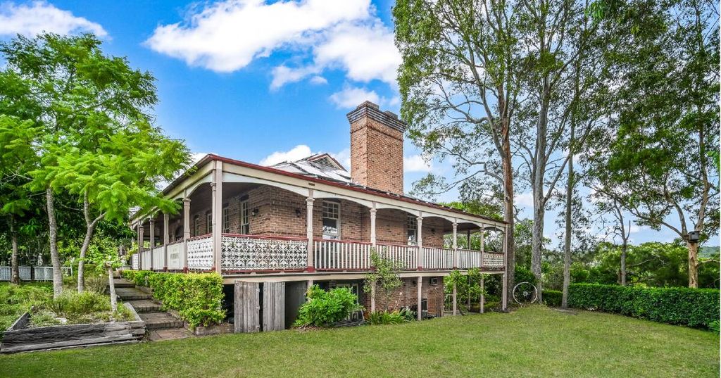 Historic former Courthouse with residence and restaurant listed in Minmi