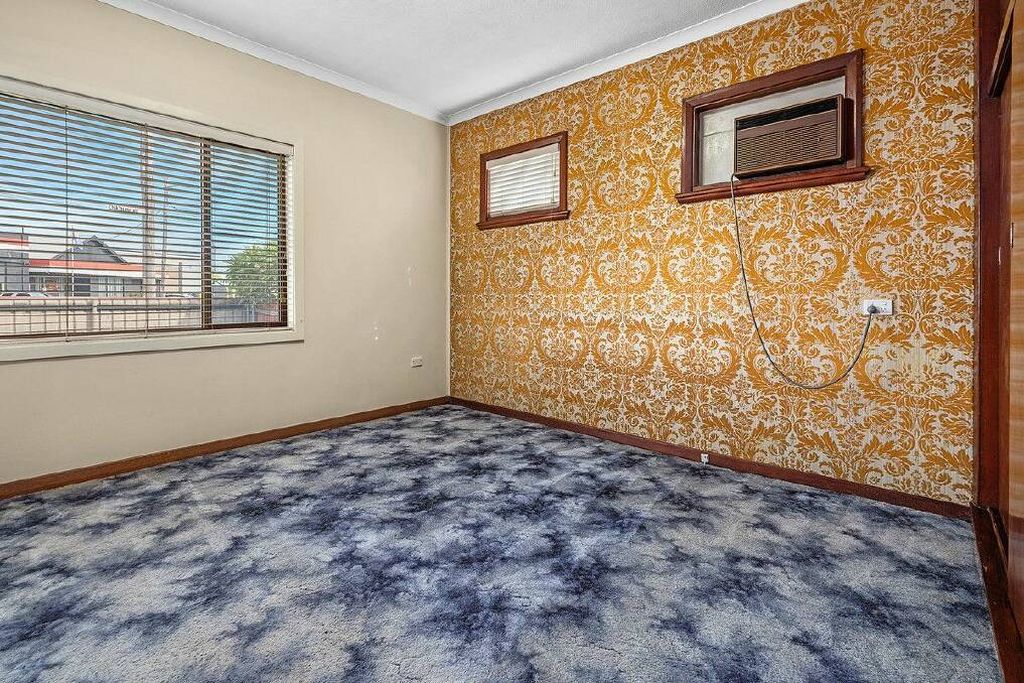 Investors battle it out across 35 bids to secure dual-income property ...