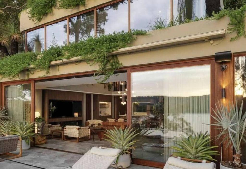Jamie Durie considers $30 million off-market offer for six-storey ...