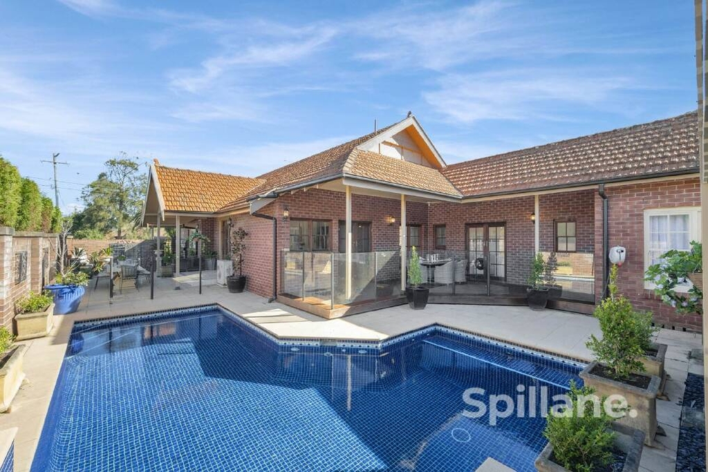 Historic 1920s house in Cooks Hill listed for the first time in 25 years