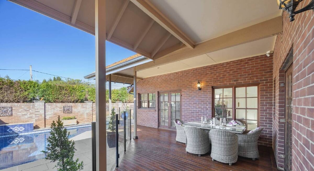 Historic 1920s house in Cooks Hill listed for the first time in 25 years