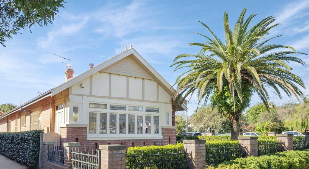 Historic 1920s house in Cooks Hill listed for the first time in 25 years