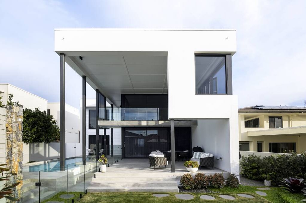 Newcastle record: Bar Beach off-market sale smashes region's house ...