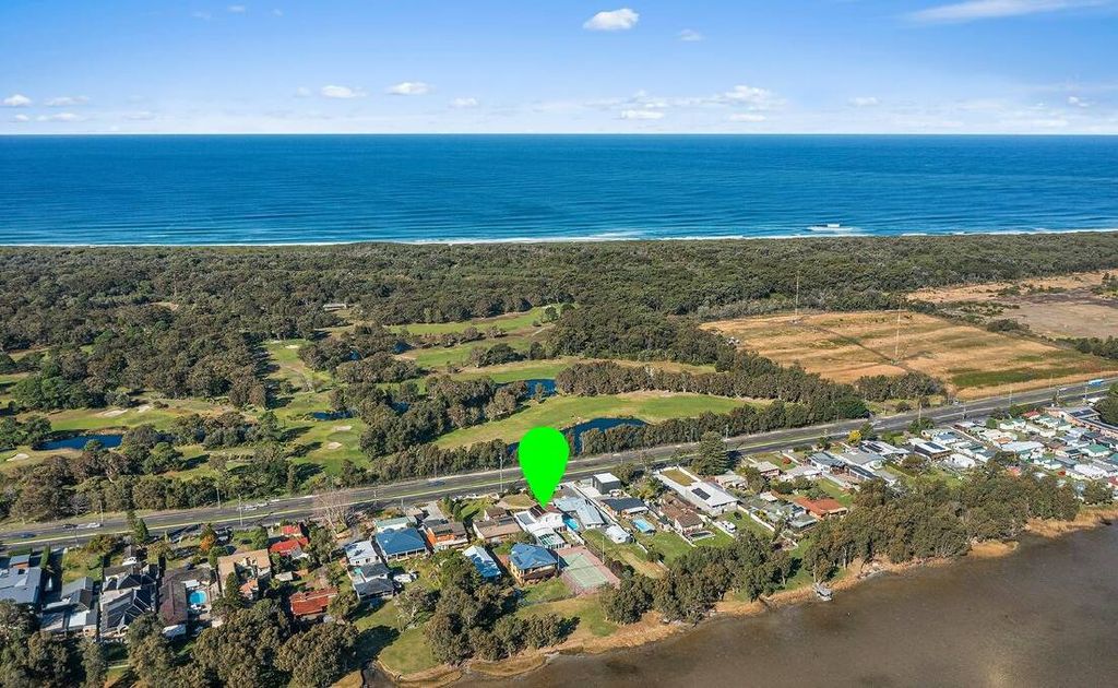 Lavish waterfront estate could set a new suburb price record for Primbee
