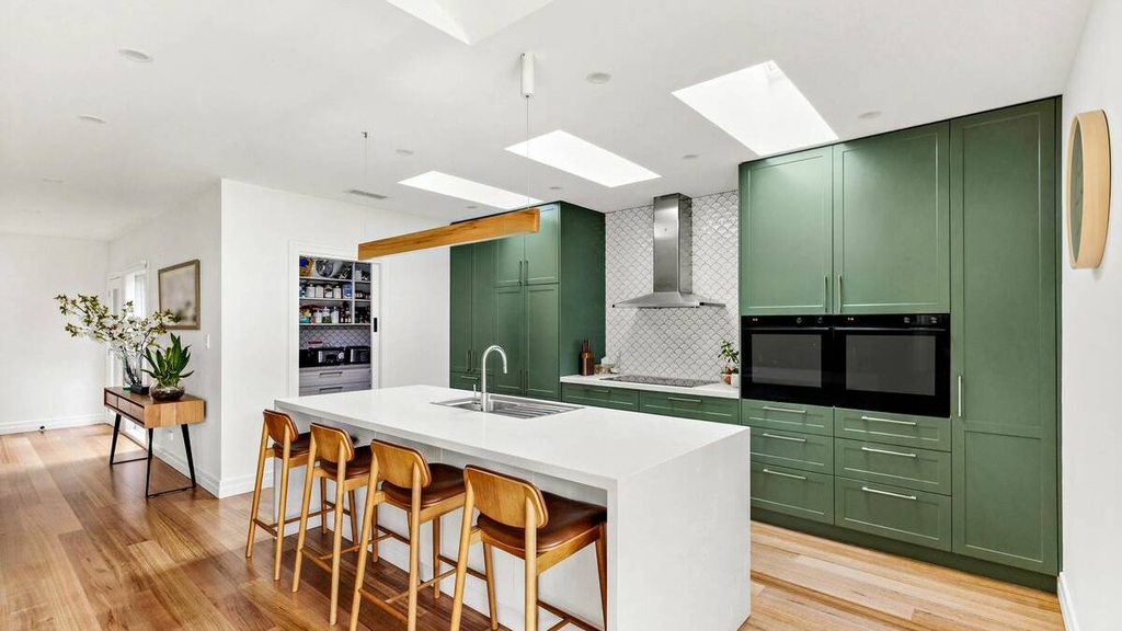 Seeing Green - why this soothing hue isn't going anywhere when it comes ...