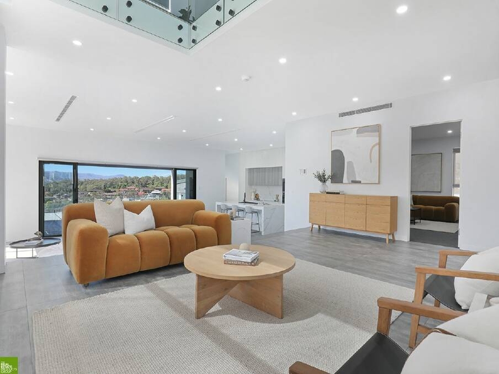 Luxury manor at Dapto, featuring the ultimate man cave, is back on the ...