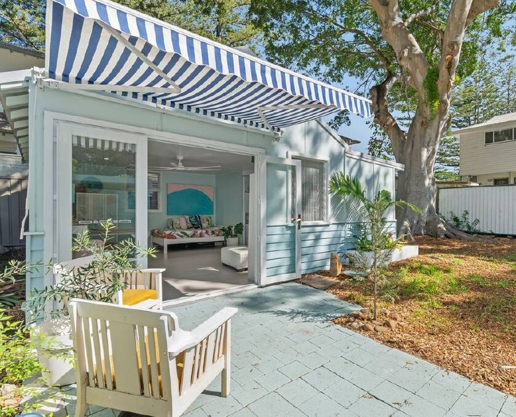 Why the great Australian beach shack beats the coastal mansion, and ...