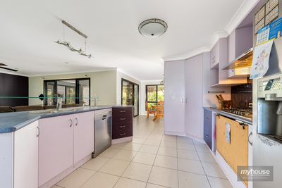 10 Debbie Court, Highfields, QLD 4352 Property Details - view.com.au