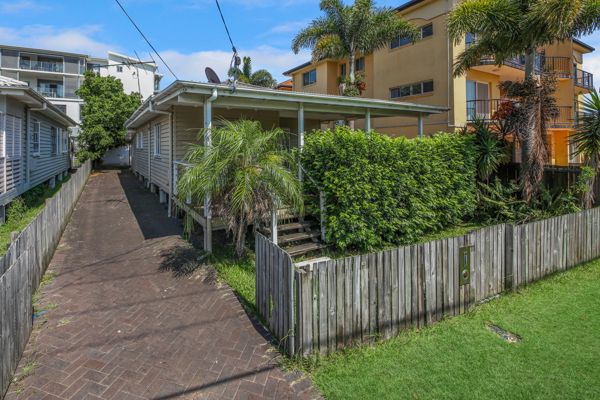 11 Humpybong Esplanade, Redcliffe, QLD 4020 Property Details - view.com.au