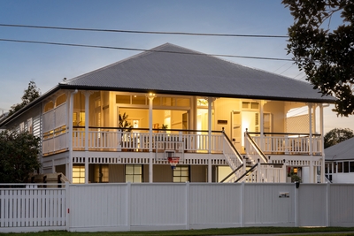Explore Flinders Parade, Sandgate, QLD - 4017 - view.com.au