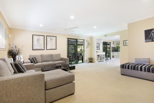 13 Hood Court, Mermaid Waters, QLD 4218 Property Details - view.com.au