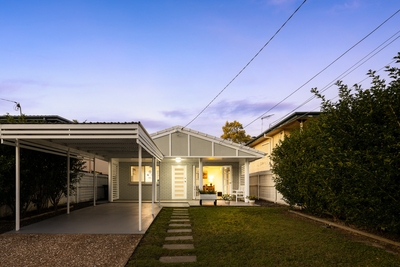 Explore Queens Parade, Brighton, QLD - 4017 - view.com.au