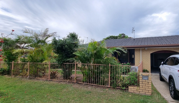 2/1 Nevenia Street, Labrador, QLD 4215 Property Details - view.com.au