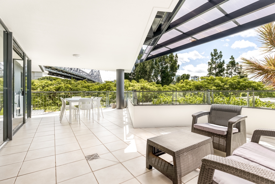 Sold 302/1 Holman Street, Kangaroo Point, QLD 4169 for $1,700,000 on 24 ...