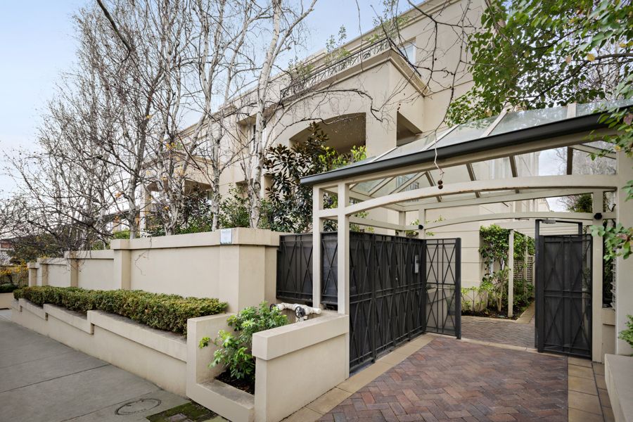Sold 2/679 Toorak Road, Toorak, VIC 3142 for Contact Agent on 10 Aug, 2024