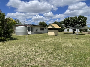 11 Braeside Road, Emerald, QLD 4720 for Sale | view.com.au