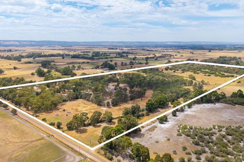 18 Real Estate Properties for Sale in Serpentine, WA 6125