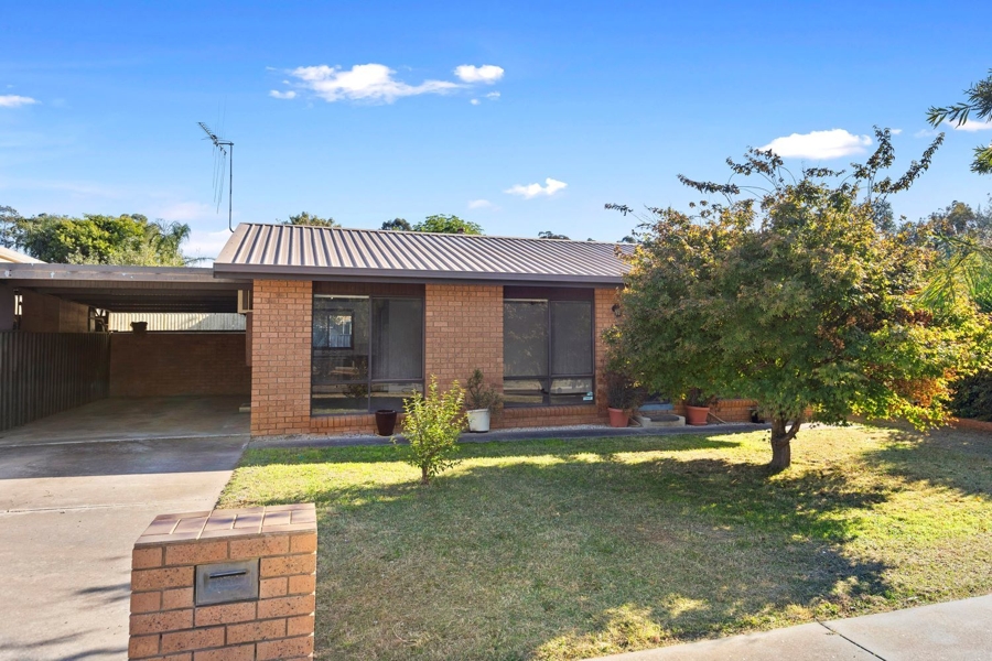 Sold 2/24 Burnside Street, Eaglehawk, VIC 3556 for Contact Agent on 17 ...