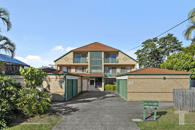 Sold 2/6 Pear Street, Greenslopes, QLD 4120 for $734,250 on 26 Jun, 2024