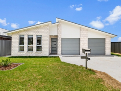 Explore Bangalay Street, Heddon Greta, NSW - 2321 - view.com.au