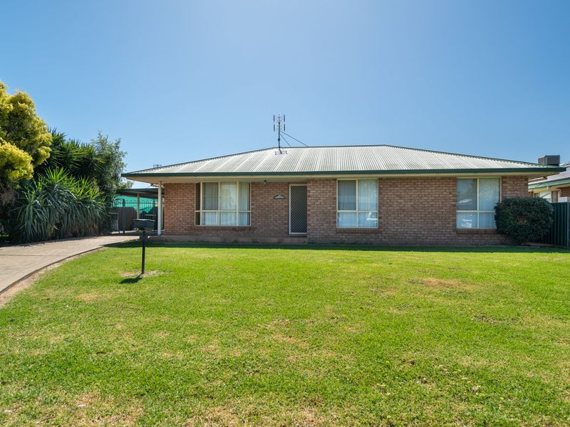 2 Meringo Street, Narromine, NSW 2821 Property Details - view.com.au