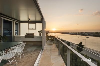 Explore Hillside Crescent, Hamilton, QLD - 4007 - view.com.au