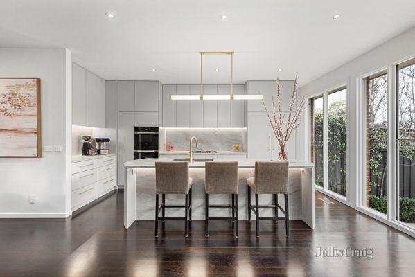 2A View Street, Canterbury, VIC 3126 Property Details - view.com.au