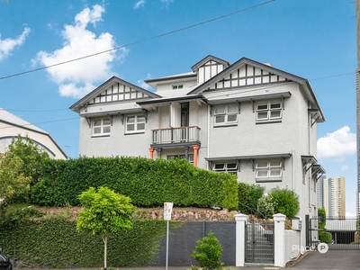 Sold 2/131 St Pauls Terrace, Spring Hill, QLD 4000 for $781,000 on 18 ...