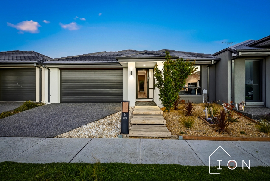 Sold 8 Limandus Crescent, Cranbourne South, VIC 3977 for $740,000 on 12 ...