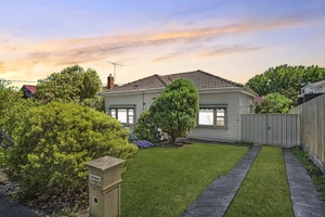 Sold 7 Woodvale Grove, Essendon, VIC 3040 for Contact Agent on 16 Nov, 2024