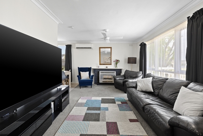 Sold 12 Gaydon Street, Ferntree Gully, VIC 3156 for $816,000 on 22 Mar ...